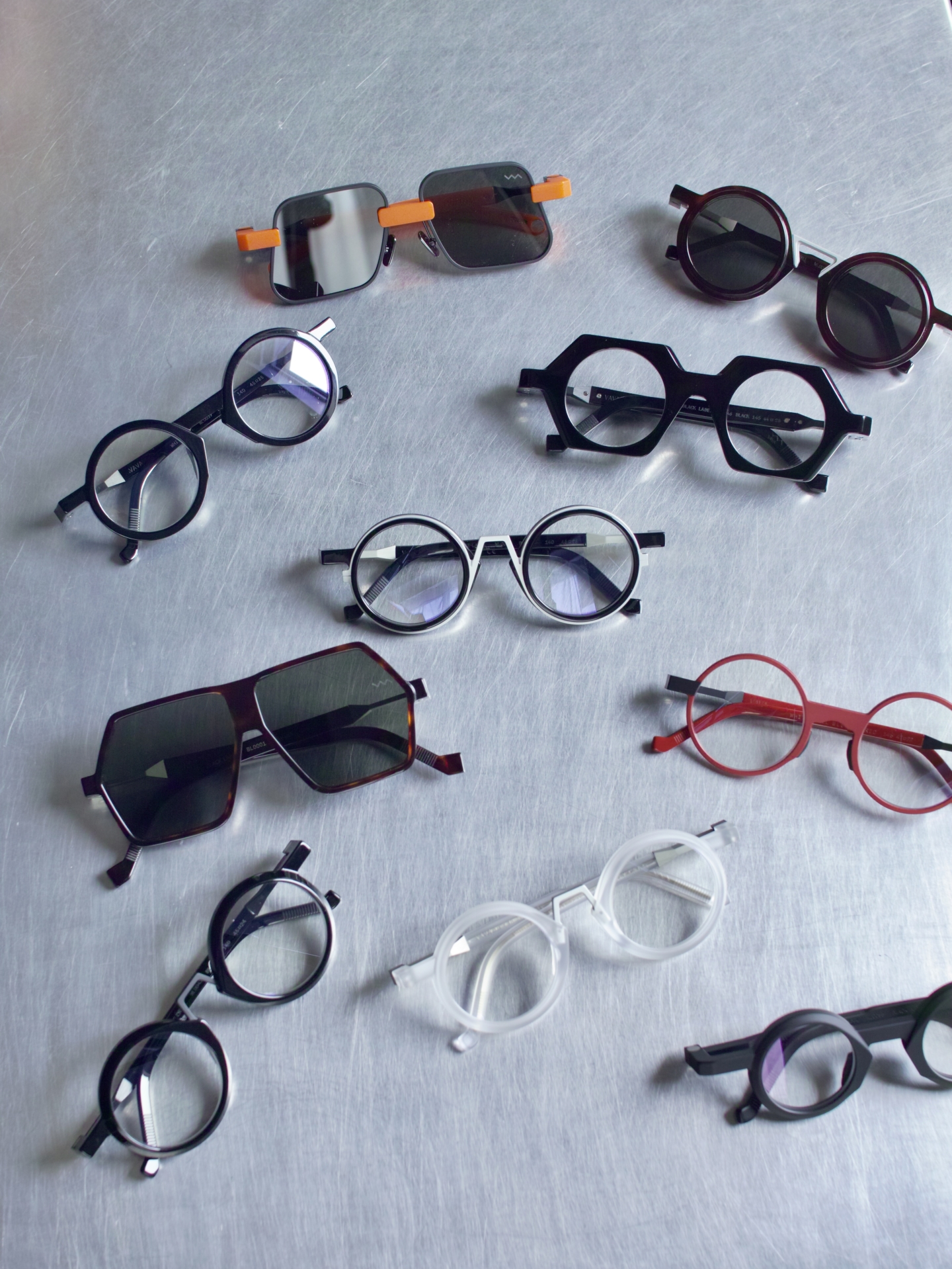 未来を纏う”VAVA eyewear” – 神戸元町の眼鏡・ヴィンテージ時計のセレクトショップ「折角堂」